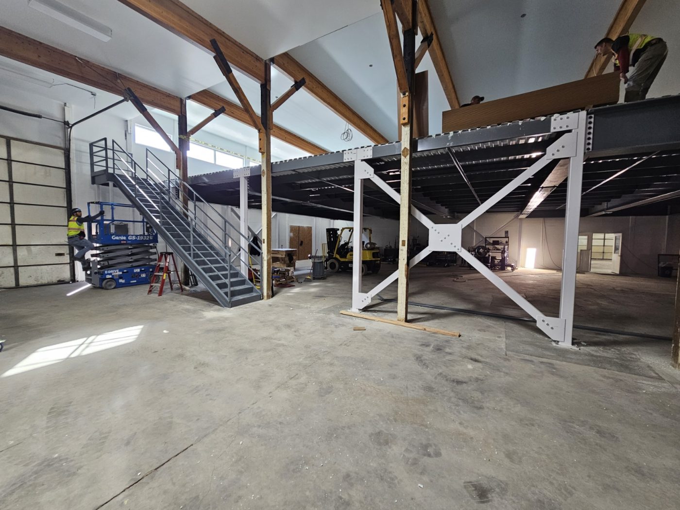 3,900 square foot Mitek Mezzanine - Western Storage and Handling